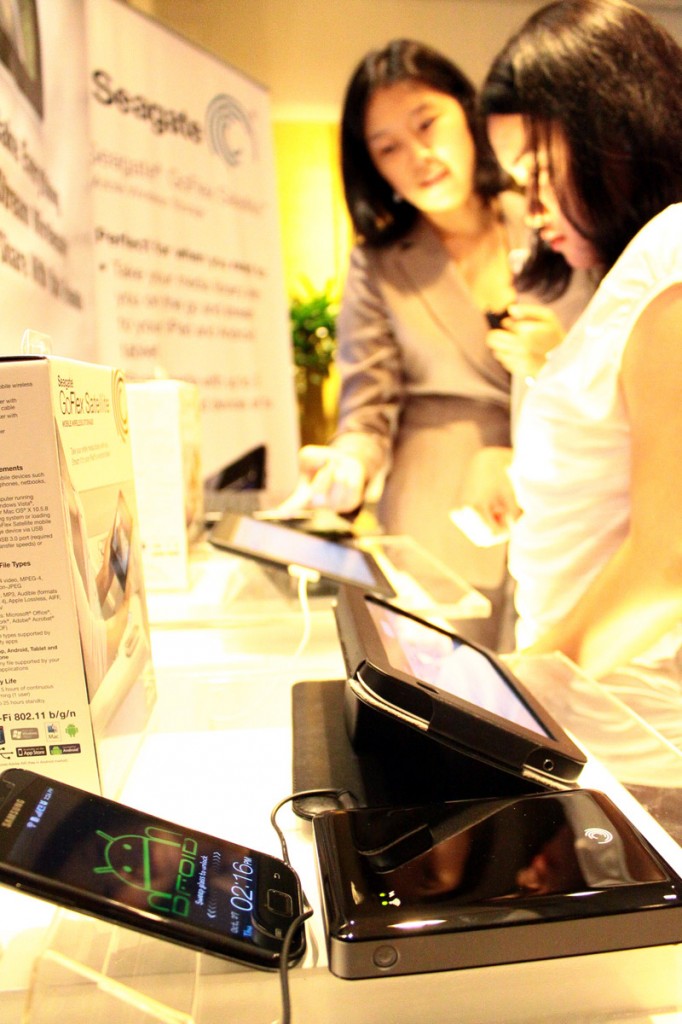 New mobile wireless storage device launched | Inquirer Technology