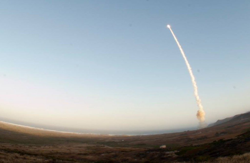 US Navy intercepts ballistic missile in test off Hawaii | Inquirer ...