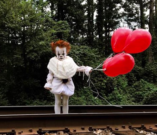 LOOK: Little kid dressed up as Pennywise might just give you nightmares ...
