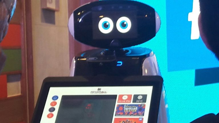 SM Supermalls’ AI robot ‘SAM’ elevates the Filipino’s everyday mall ...