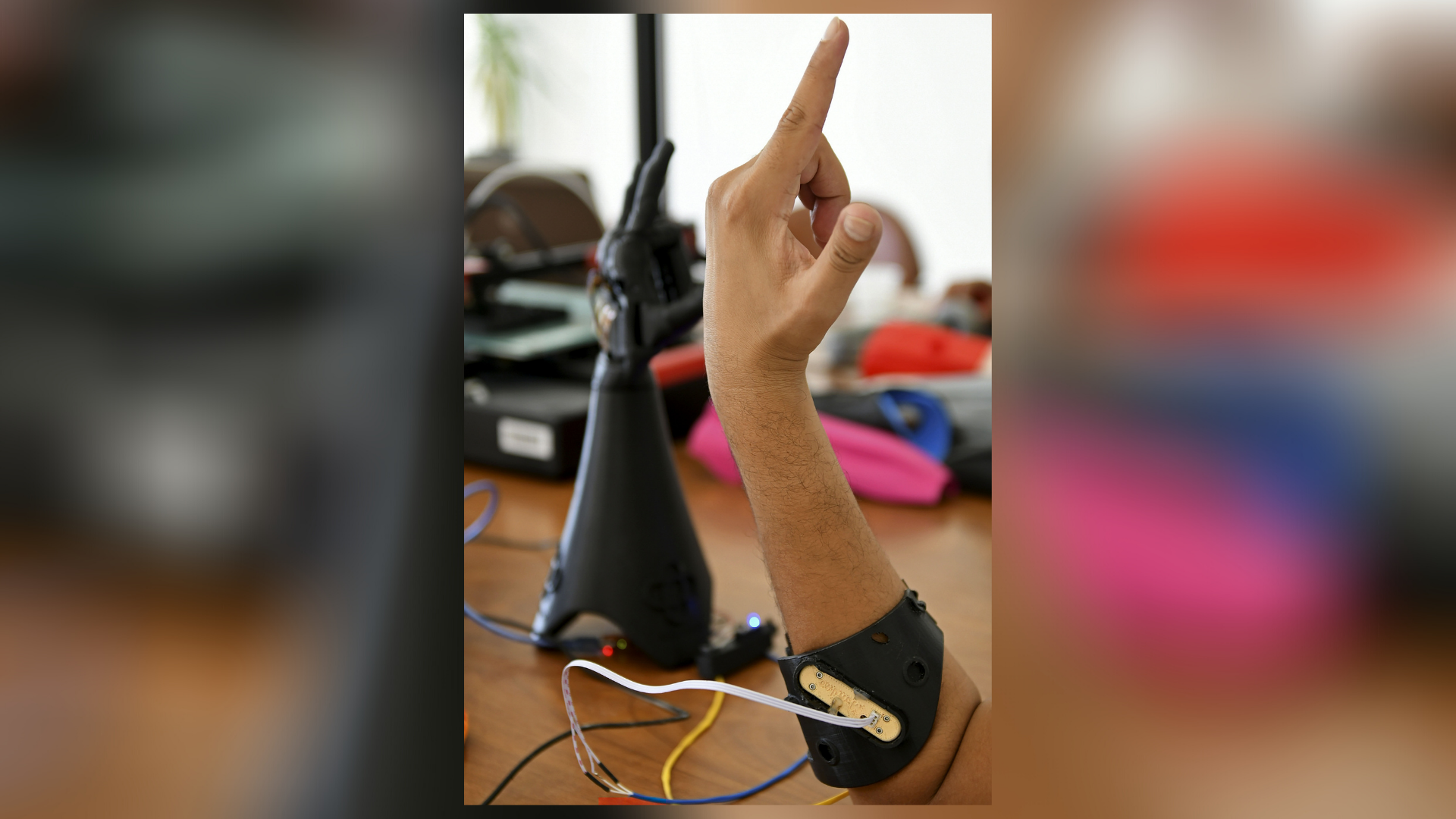 Tunisian startup 3D prints solar-powered bionic hands | Inquirer Technology