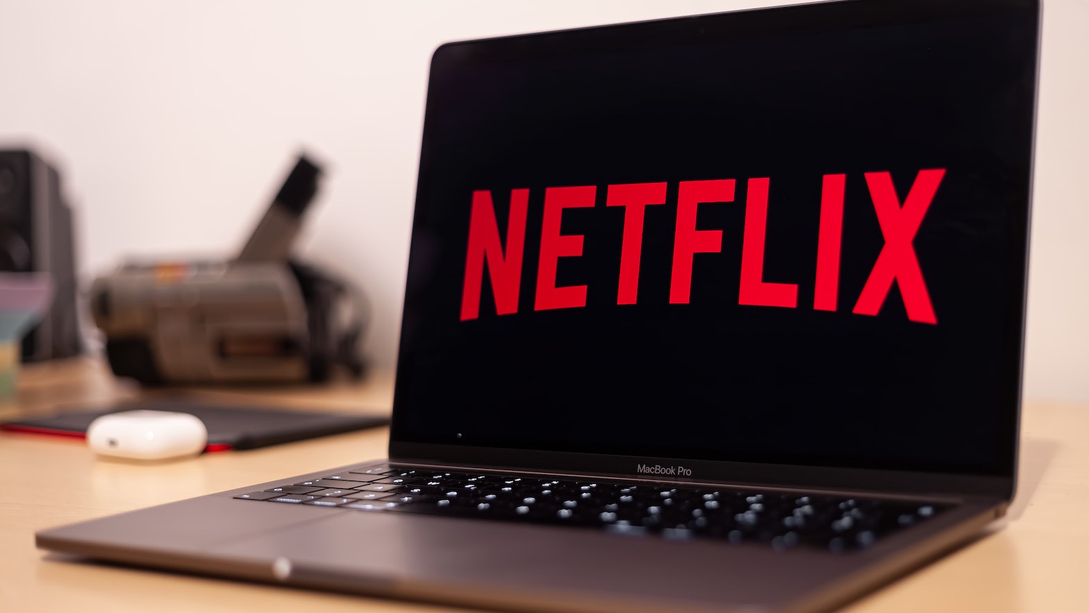 Netflix AI job pays $900,000 amid artist strike | Inquirer Technology
