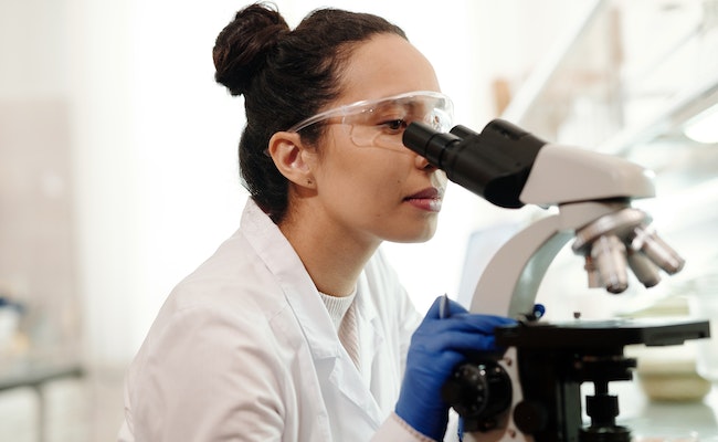 AI microscope detects cancer cells | Inquirer Technology