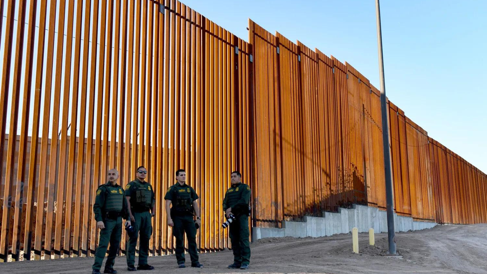 Robot dogs, AI to secure US-Mexico border | Inquirer Technology