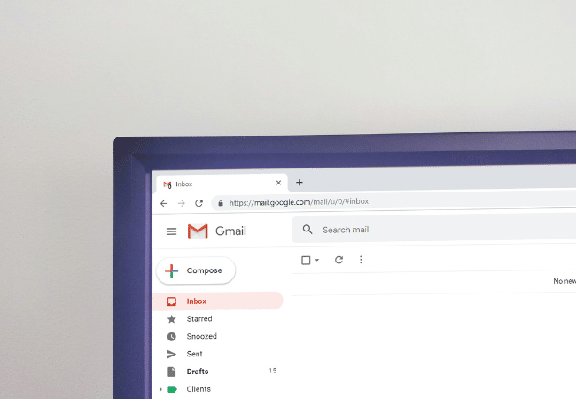 How to delete emails on a computer and smartphone