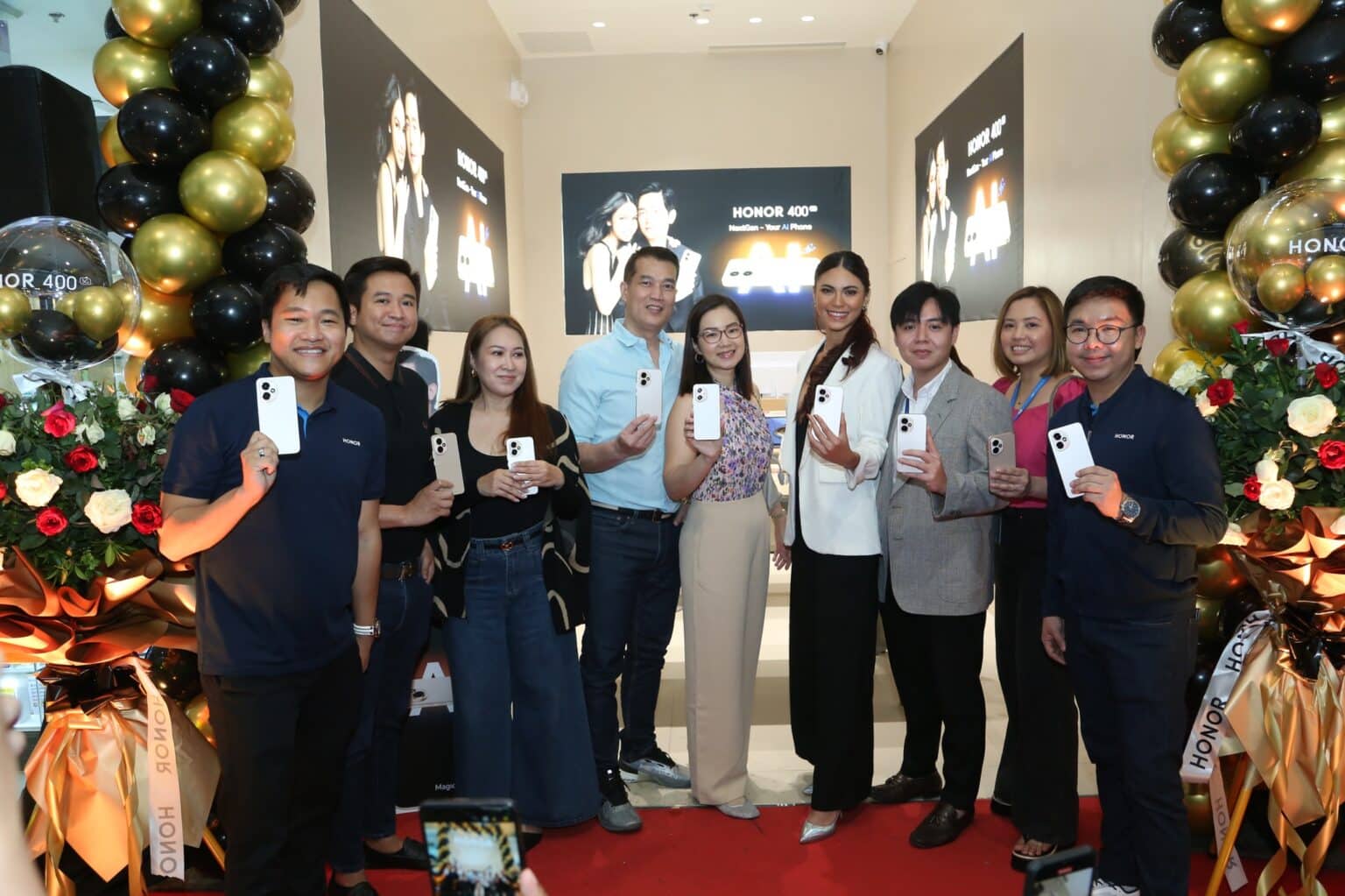 HONOR 400G hits record high sales with celeb-packed celebration